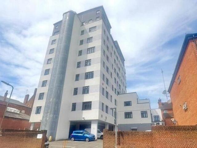 2 Bedroom Apartment Aldershot Hampshire LS100425945