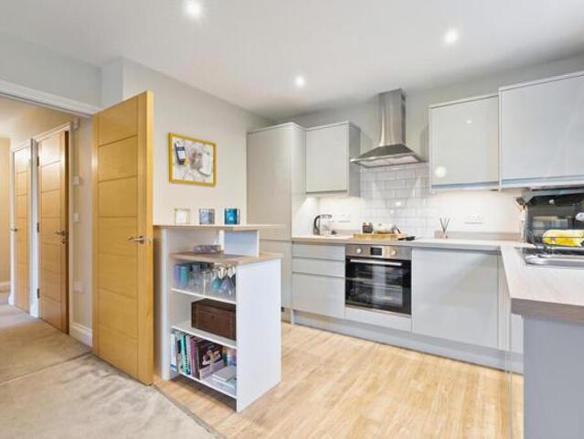 2 Bedroom Apartment Ashford Surrey LS98477300