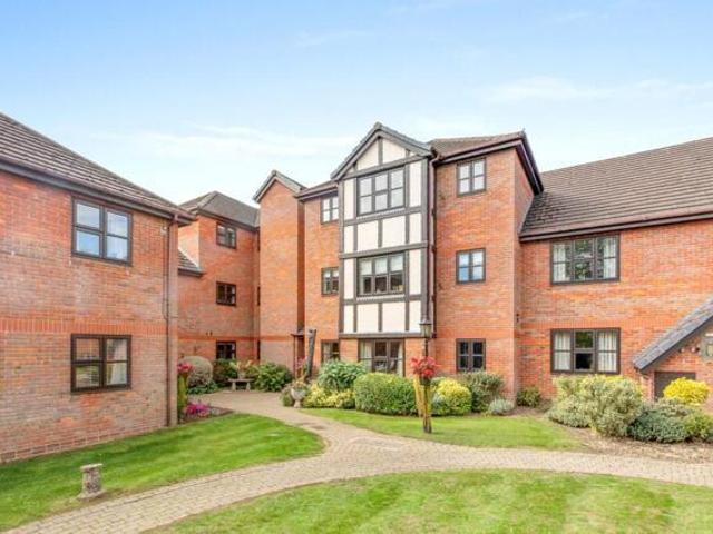 2 Bedroom Apartment Buckinghamshire Buckinghamshire 100825193
