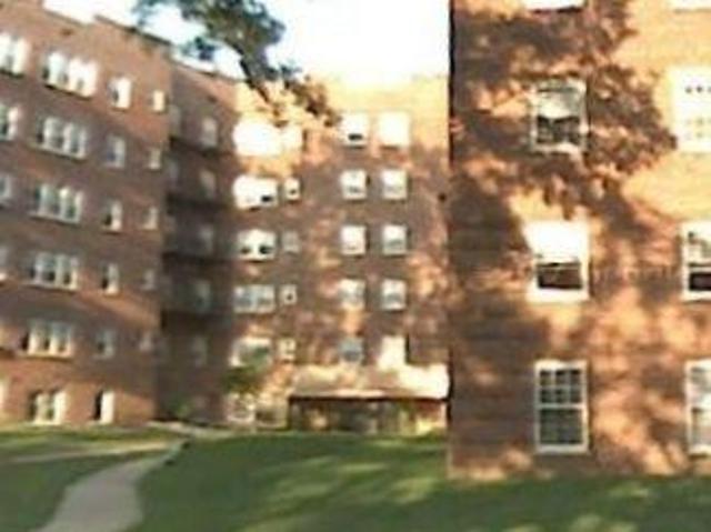 2 Bedroom Apartment Building in Elizabeth