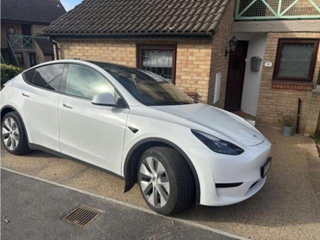 2 Bedroom Apartment Basildon Essex LS100342880