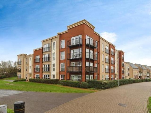 2 Bedroom Apartment Basildon Essex 100502857