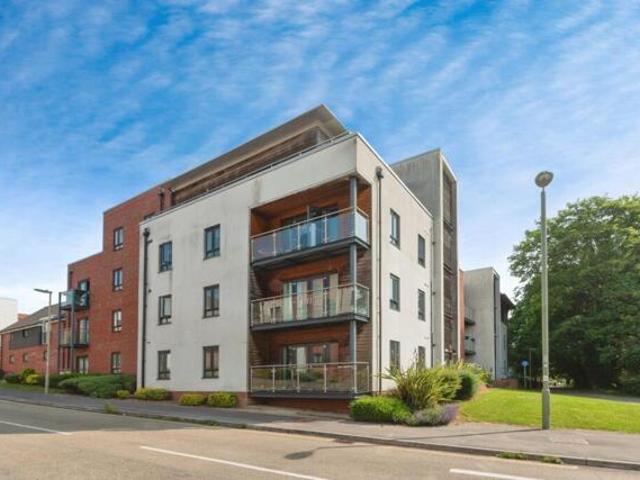 2 Bedroom Apartment Basingstoke Hampshire LS99986041