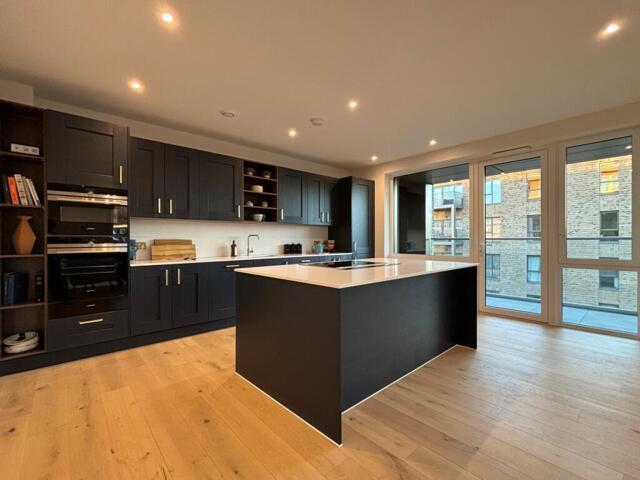 2 Bedroom Apartment Barnet Greater London 98649159