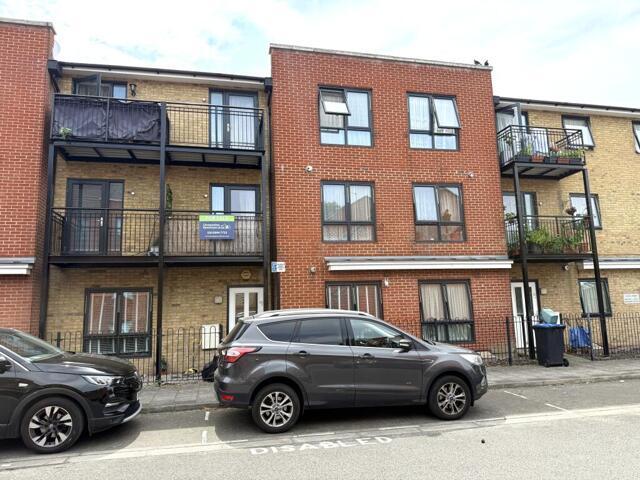 2 Bedroom Apartment Barnet Greater London 99572149