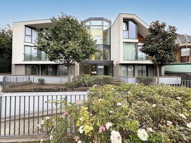 2 Bedroom Apartment Barnet Greater London LS100987747