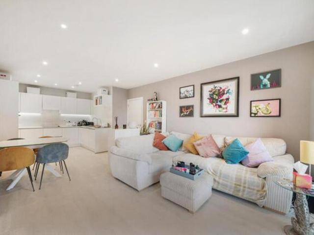 2 Bedroom Apartment Barnet Greater London LS101676143