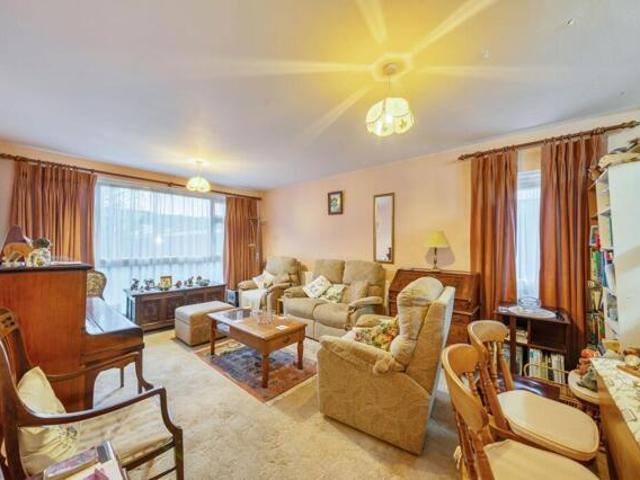 2 Bedroom Apartment Barnet Greater London LS101677628