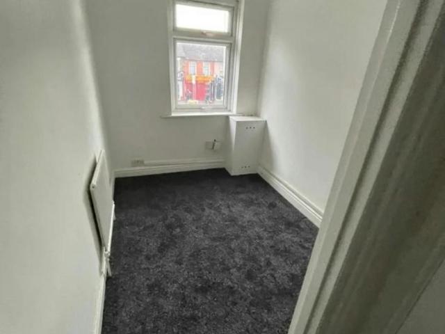 2 Bedroom Apartment Barking Barking 90185003
