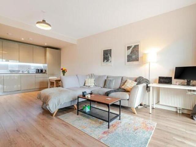 2 Bedroom Apartment Barking Essex Greater London 98119038