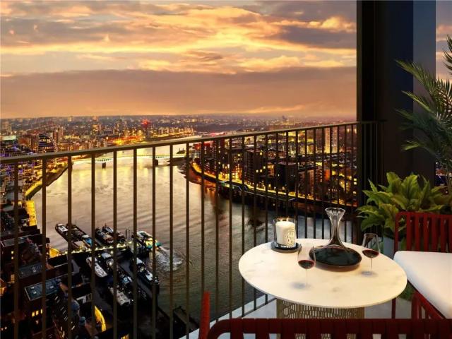 2 Bedroom Apartment Battersea London LS102596474