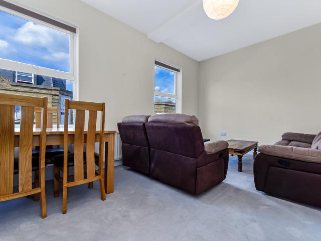 2 Bedroom Apartment, Battersea Park Road, London