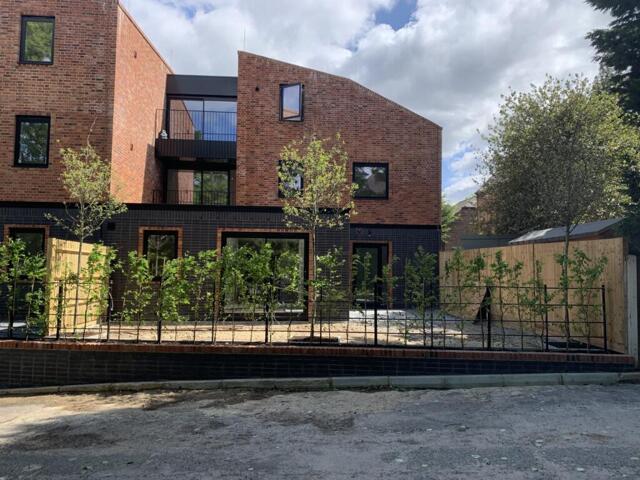 2 Bedroom Apartment Beckenham Greater London 100685185