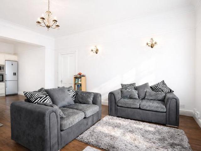 2 Bedroom Apartment Beckenham Greater London 101796913