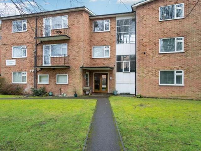2 Bedroom Apartment Beaconsfield Buckinghamshire LS100097080