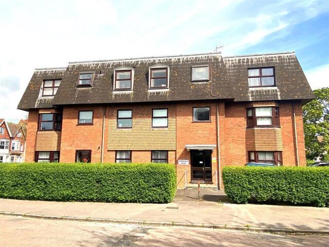 2 Bedroom Apartment Bexhill East Sussex 99344597
