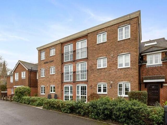 2 Bedroom Apartment Billinghurst West Sussex 99641922
