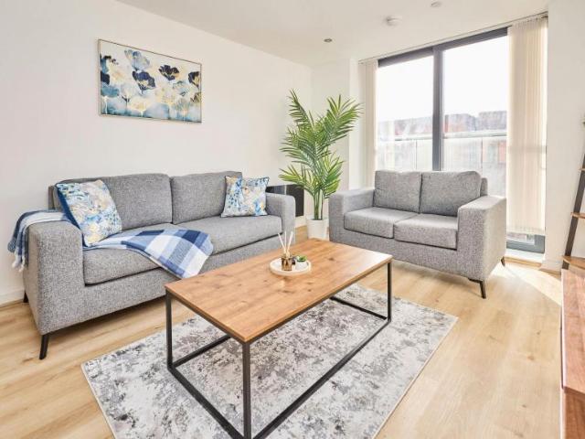 2 Bedroom Apartment Birmingham Birmingham 83816756