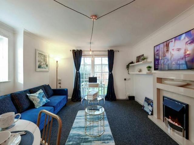 2 Bedroom Apartment Birmingham Birmingham 103152851