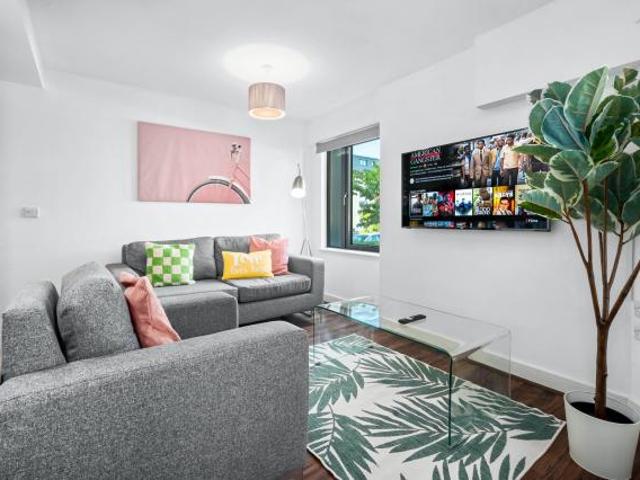 2 Bedroom Apartment Birmingham Birmingham LS65855607