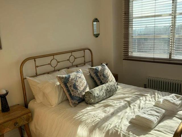 2 Bedroom Apartment Birmingham Birmingham LS86935817