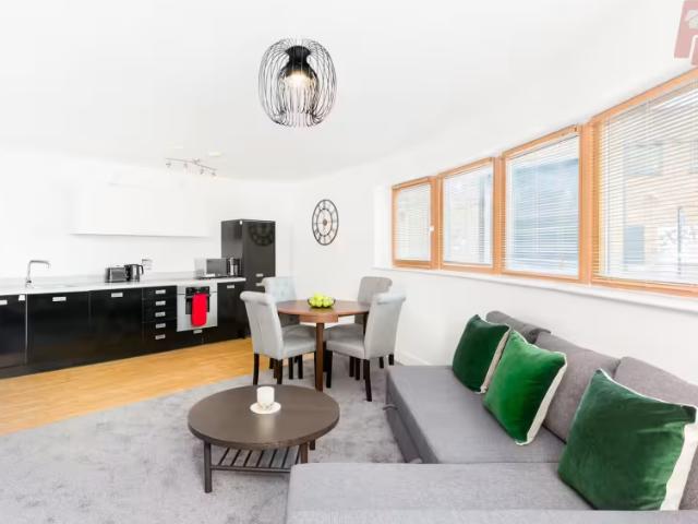 2 Bedroom Apartment Birmingham Birmingham LS96064290