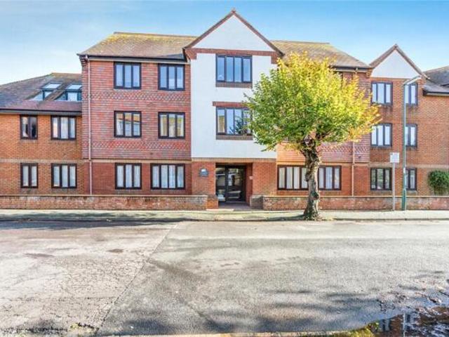 2 Bedroom Apartment Bognor Regis West Sussex 98233388