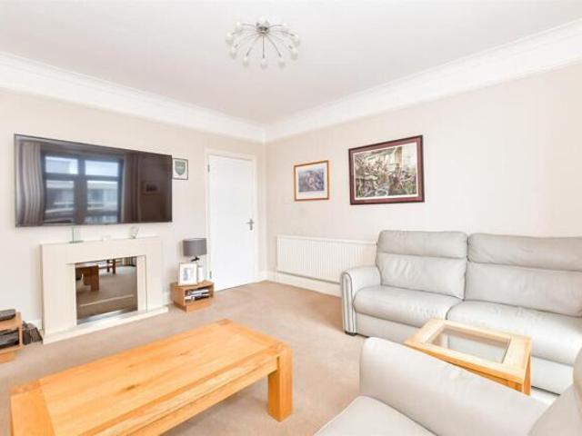 2 Bedroom Apartment Bognor Regis West Sussex 98687733