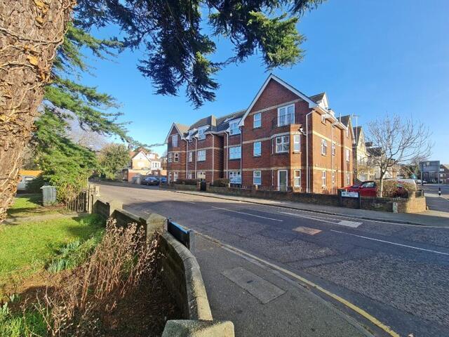 2 Bedroom Apartment Bournemouth Bournemouth LS98864808