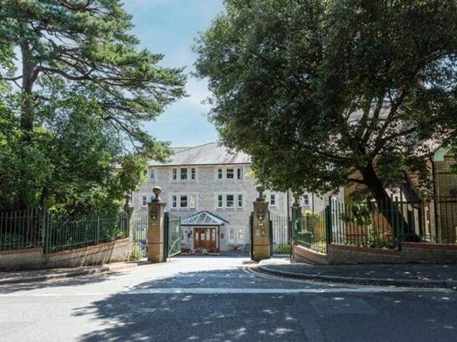 2 Bedroom Apartment Bournemouth Bournemouth LS99808522