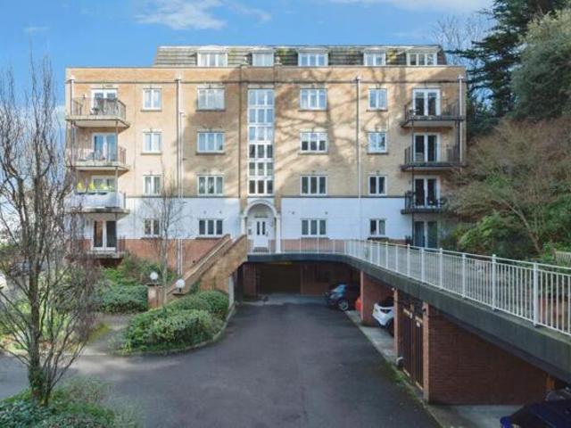 2 Bedroom Apartment Bournemouth Bournemouth 100786792
