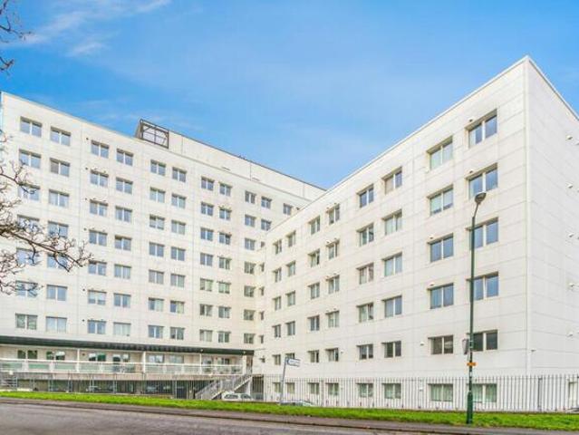 2 Bedroom Apartment Bournemouth Bournemouth 101676163