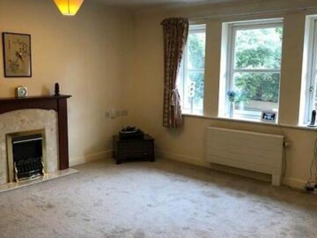 2 Bedroom Apartment Bournemouth Bournemouth 99029116