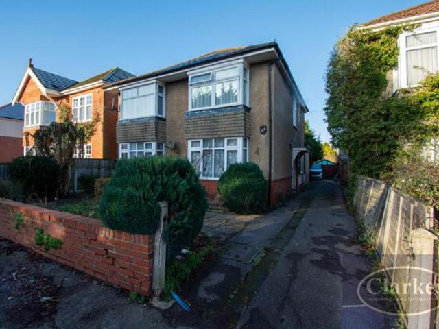 2 Bedroom Apartment Bournemouth Dorset 99808669