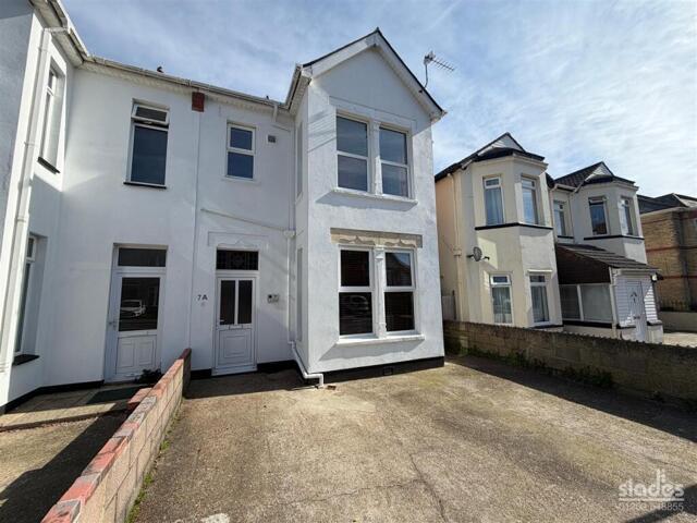 2 Bedroom Apartment Bournemouth Dorset LS101856025