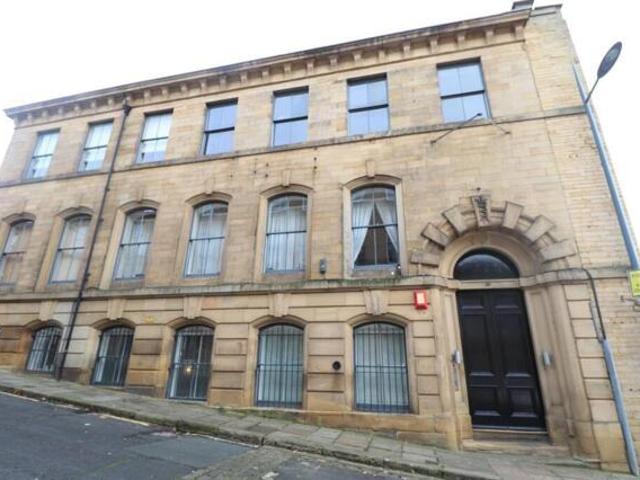 2 Bedroom Apartment Bradford Bradford 100881327