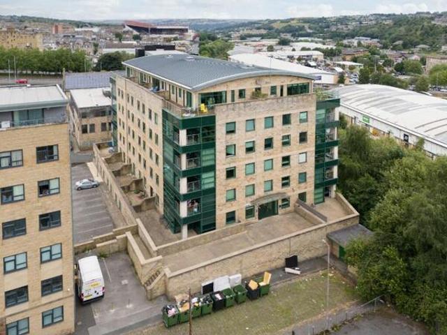 2 Bedroom Apartment Bradford Bradford 99608179