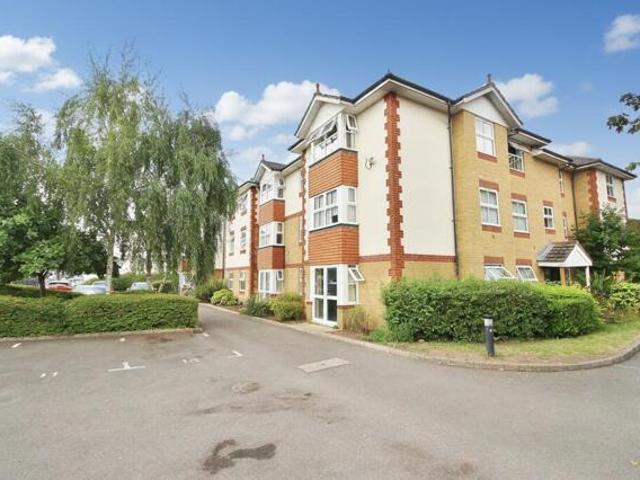 2 Bedroom Apartment Brentford Great London LS100578743