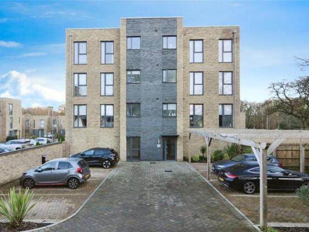 2 Bedroom Apartment Brentwood Essex LS101168570