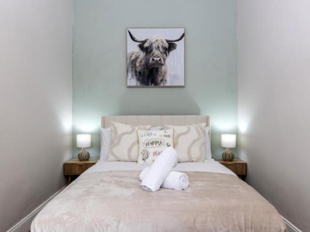 2 Bedroom Apartment Brighton Brighton 103373750