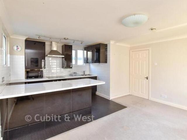 2 Bedroom Apartment Brighton East Sussex LS100953450