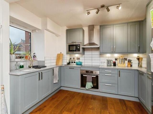 2 Bedroom Apartment Bristol City Of Bristol LS100579061