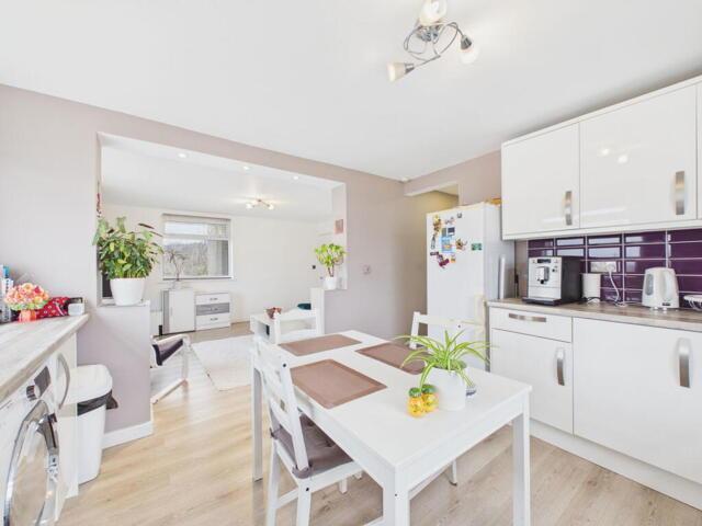 2 Bedroom Apartment Bristol City Of Bristol 101892255