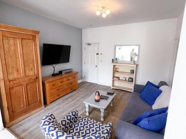 2 Bedroom Apartment Bristol Bristol 67545780