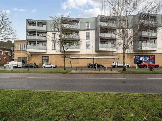 2 Bedroom Apartment Bromley Great London 101678222