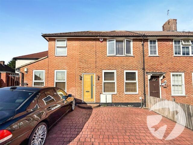 2 Bedroom Apartment Bromley Greater London 100786500