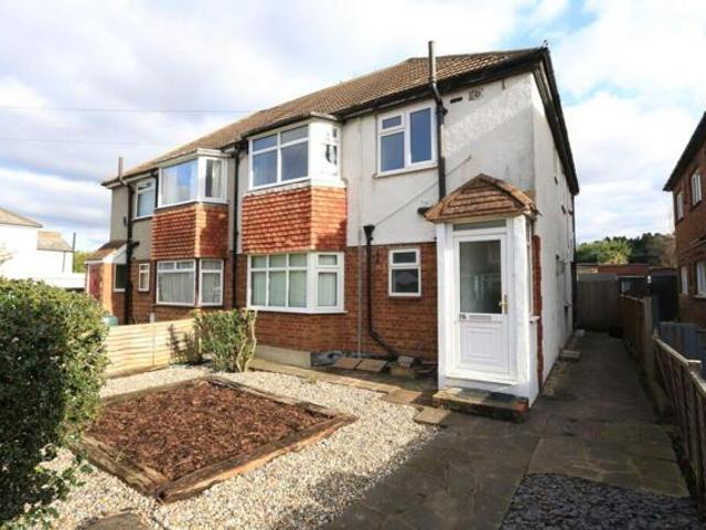 2 Bedroom Apartment Bromley Greater London 98434520