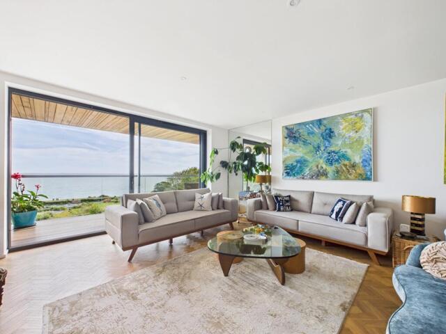 2 Bedroom Apartment Broadstairs Kent 98278472