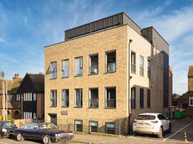 2 Bedroom Apartment Broadstairs Kent LS101119389