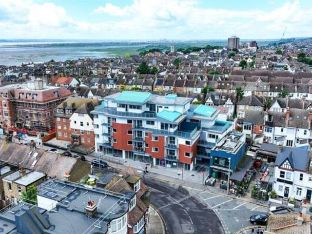2 Bedroom Apartment Broadway Worcestershire LS99523860